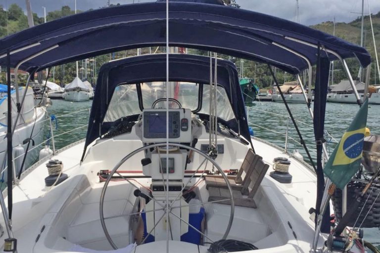 Veleiro Paraty e Ilha Grande - Rio de Janeiro | Lala Rebelo Travel Blog