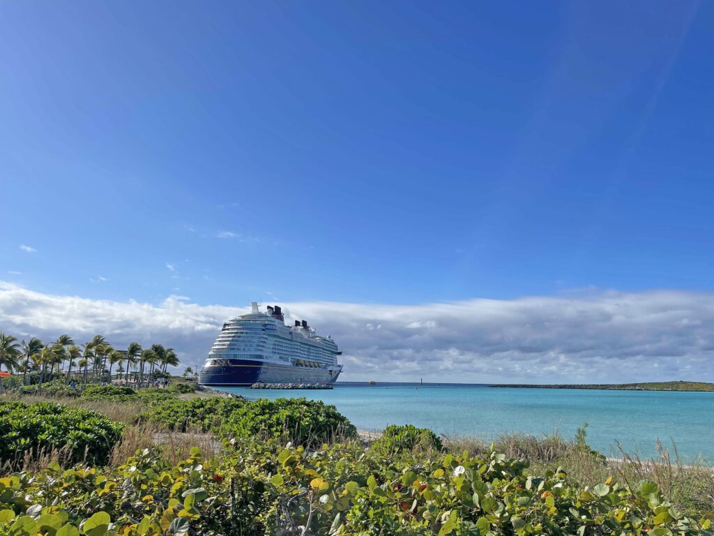 Cruzeiro da Disney - Como é o navio Disney Wish no Caribe | Lala Rebelo